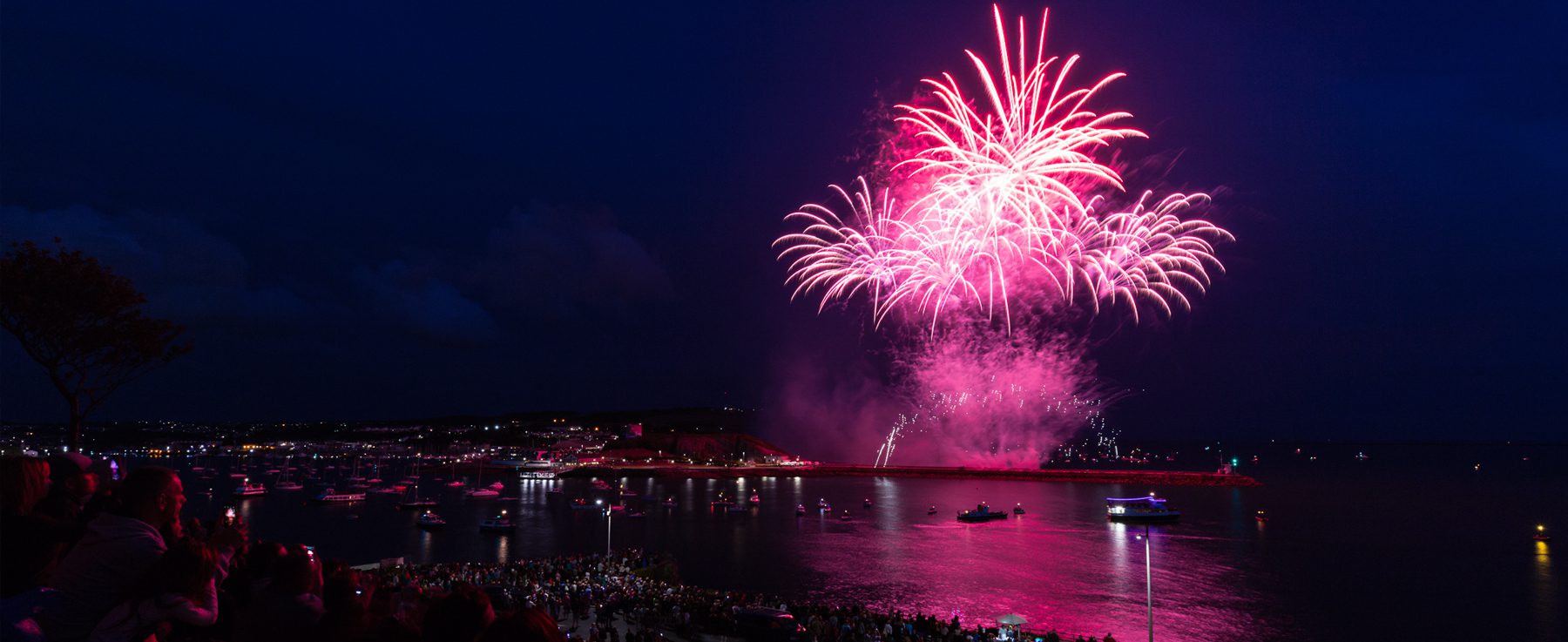 The beloved British Firework Championships returns to Plymouth on 16 ...